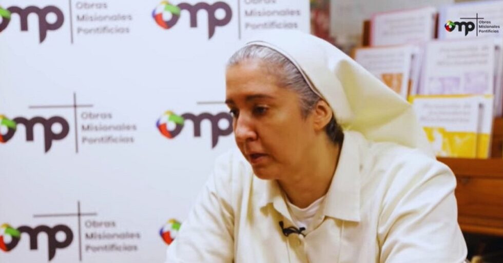 Misionera en Malí es condecorada con la Cruz al mérito militar ...